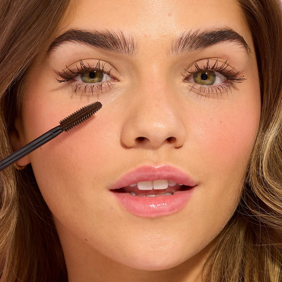 Tubing Mascara vs Regular Mascara: | Revolution Beauty